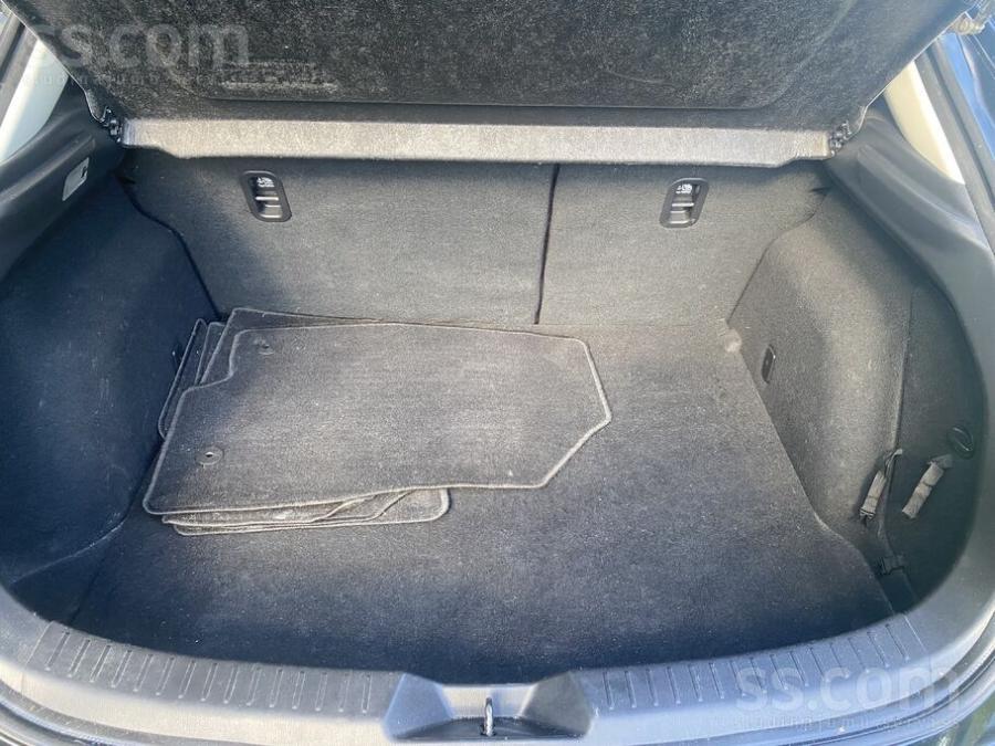 Melns Mazda 3 2015 Cēsis, ar dzinēja tilpumu 2.20 L un nobraukumu 258 tūkst. km par 5700 €, foto 12 vietnē AUTOMOTO.COM.LV