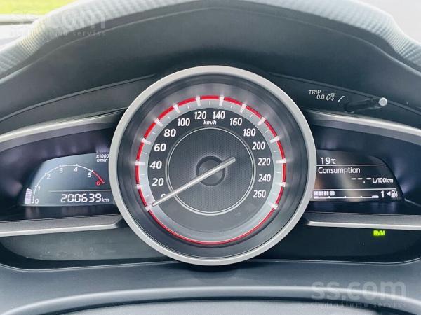 Черный Мазда 3 2015 в Цесис, объемом двигателя 2.20 л и пробегом 201 тыс. км за 5750 €, фото 8 на AUTOMOTO.COM.LV