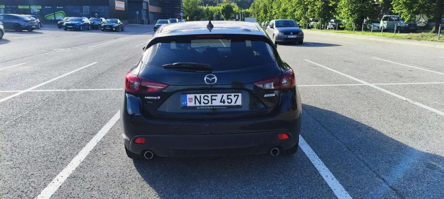 Black Mazda 3 2016 in Vilnius, with an engine capacity of 2.19 L and mileage of 133 thousand km for 6350 €, photo 7 on AUTOMOTO.COM.LV