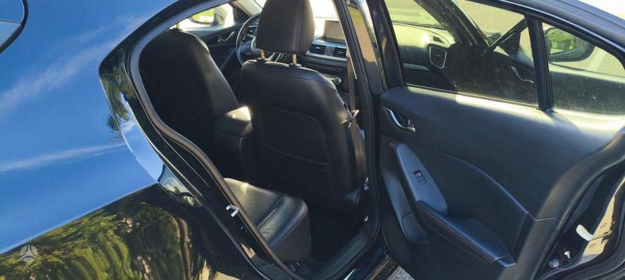 Black Mazda 3 2016 in Vilnius, with an engine capacity of 2.19 L and mileage of 133 thousand km for 6350 €, photo 11 on AUTOMOTO.COM.LV