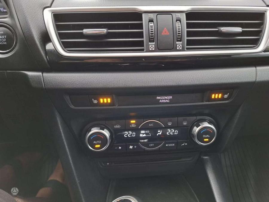 Black Mazda 3 2016 in Siauliai, with an engine capacity of 1.50 L and mileage of 102 thousand km for 6990 €, photo 17 on AUTOMOTO.COM.LV