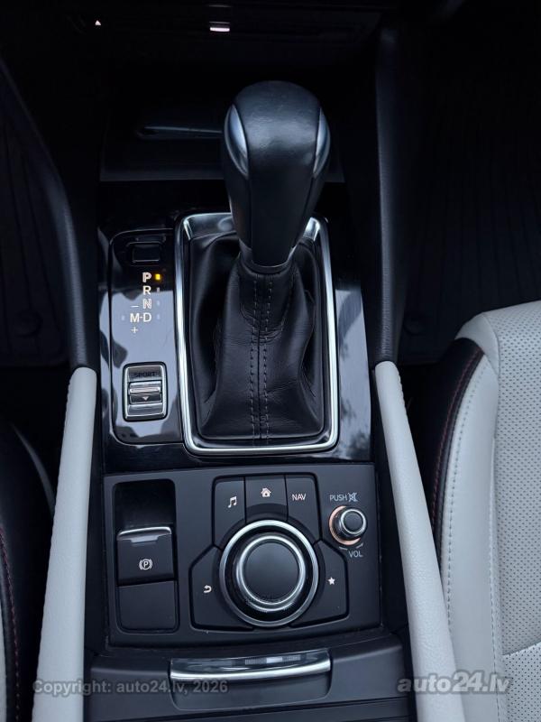 Melns Mazda 3 2018 Tallina, ar dzinēja tilpumu 2.00 L un nobraukumu 37 tūkst. km par 12990 €, foto 11 vietnē AUTOMOTO.COM.LV