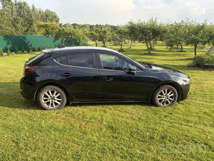 Black Mazda 3 2018 in Riga, with an engine capacity of 2.00 L and mileage of 133 thousand km for 10500 €, photo 1 on AUTOMOTO.COM.LV