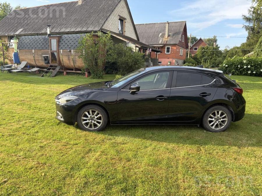 Black Mazda 3 2018 in Riga, with an engine capacity of 2.00 L and mileage of 133 thousand km for 10500 €, photo 4 on AUTOMOTO.COM.LV
