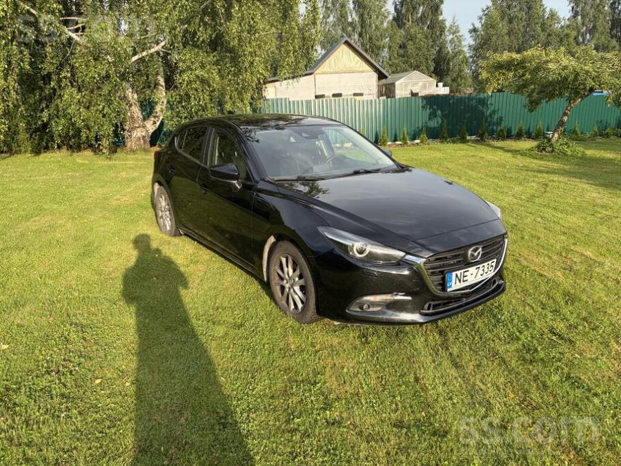 Black Mazda 3 2018 in Riga, with an engine capacity of 2.00 L and mileage of 133 thousand km for 10500 €, photo 6 on AUTOMOTO.COM.LV
