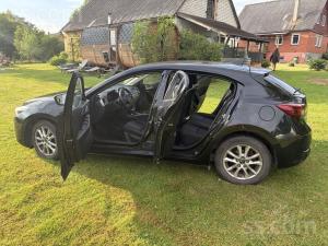 Black Mazda 3 2018 in Riga, with an engine capacity of 2.00 L and mileage of 133 thousand km for 10500 €, photo 10 on AUTOMOTO.COM.LV