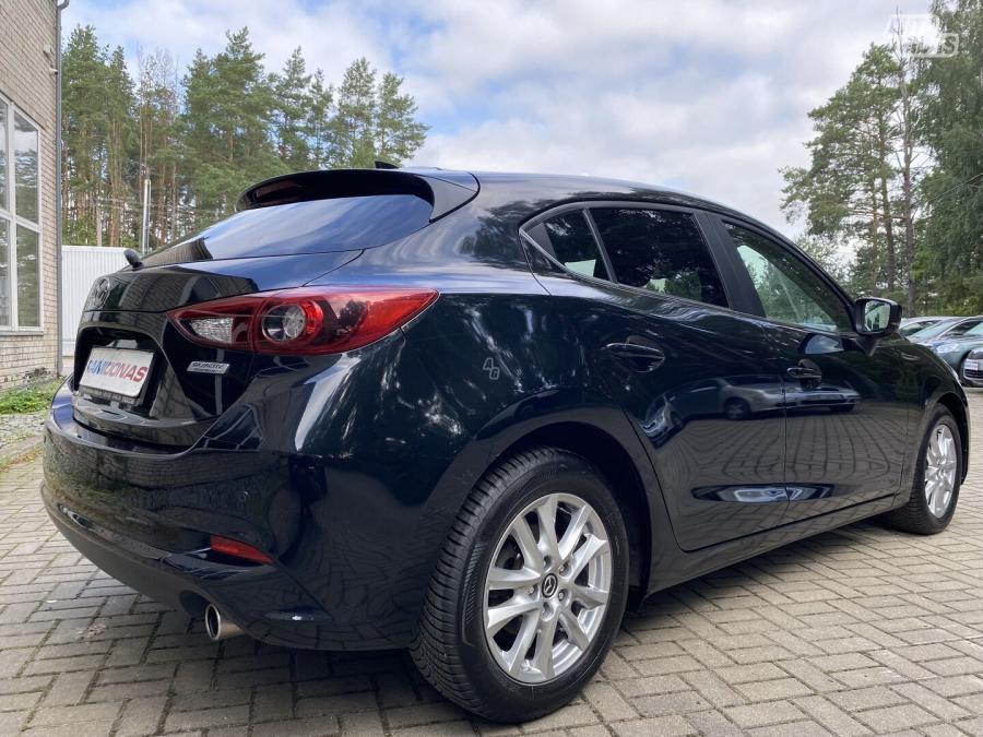 Black Mazda 3 2018 in Sveicarija, with an engine capacity of 2.20 L and mileage of 195 thousand km for 4900 €, photo 5 on AUTOMOTO.COM.LV