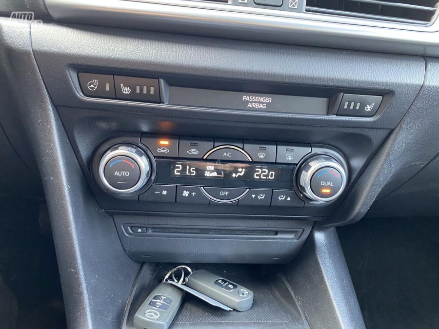 Black Mazda 3 2018 in Sveicarija, with an engine capacity of 2.20 L and mileage of 195 thousand km for 4900 €, photo 18 on AUTOMOTO.COM.LV