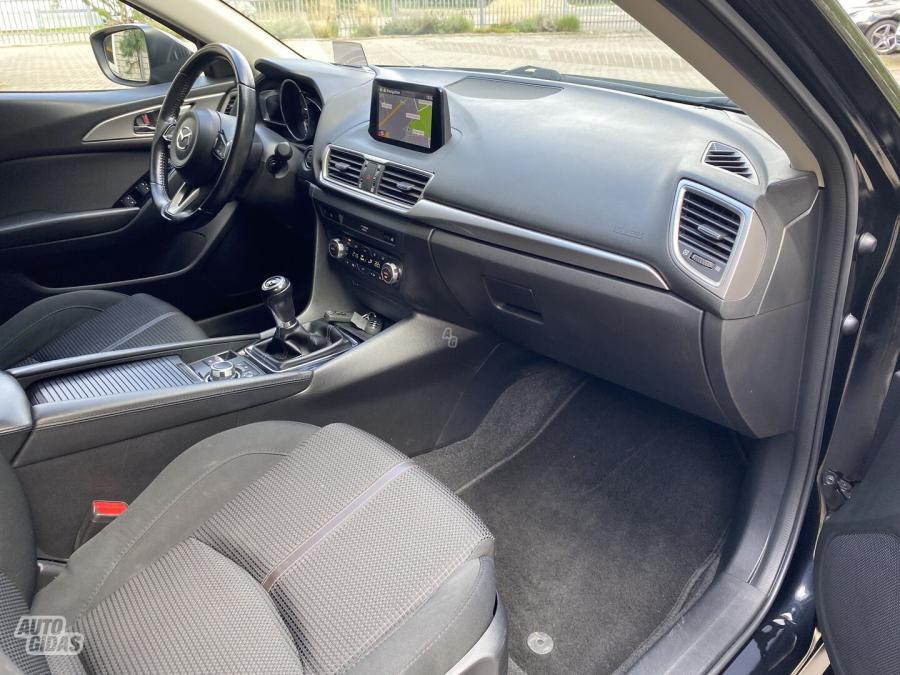 Black Mazda 3 2018 in Sveicarija, with an engine capacity of 2.20 L and mileage of 195 thousand km for 4900 €, photo 26 on AUTOMOTO.COM.LV