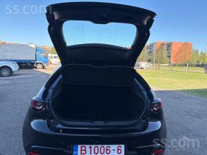 Melns Mazda 3 2019 Jelgava, ar dzinēja tilpumu 2.00 L un nobraukumu 78 tūkst. km par 13500 €, foto 9 vietnē AUTOMOTO.COM.LV