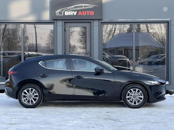 Melns Mazda 3 2022 Kėdainiai, ar dzinēja tilpumu 2.00 L un nobraukumu 18 tūkst. km par 16450 €, foto 6 vietnē AUTOMOTO.COM.LV