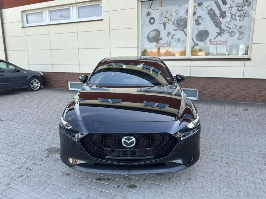 Black Mazda 3 2024 in Kretinga, with an engine capacity of 2.50 L and mileage of 44 thousand km for 17399 €, photo 5 on AUTOMOTO.COM.LV
