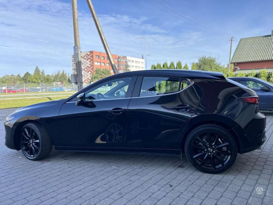 Black Mazda 3 2024 in Kretinga, with an engine capacity of 2.50 L and mileage of 44 thousand km for 17399 €, photo 8 on AUTOMOTO.COM.LV
