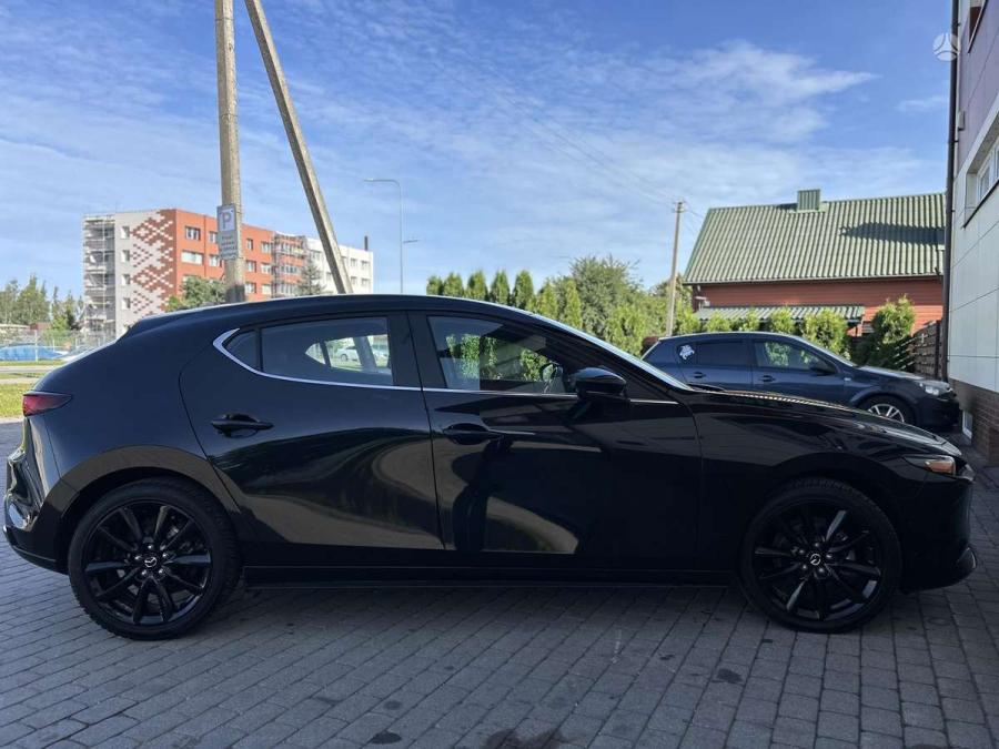 Black Mazda 3 2024 in Kretinga, with an engine capacity of 2.50 L and mileage of 44 thousand km for 17399 €, photo 14 on AUTOMOTO.COM.LV