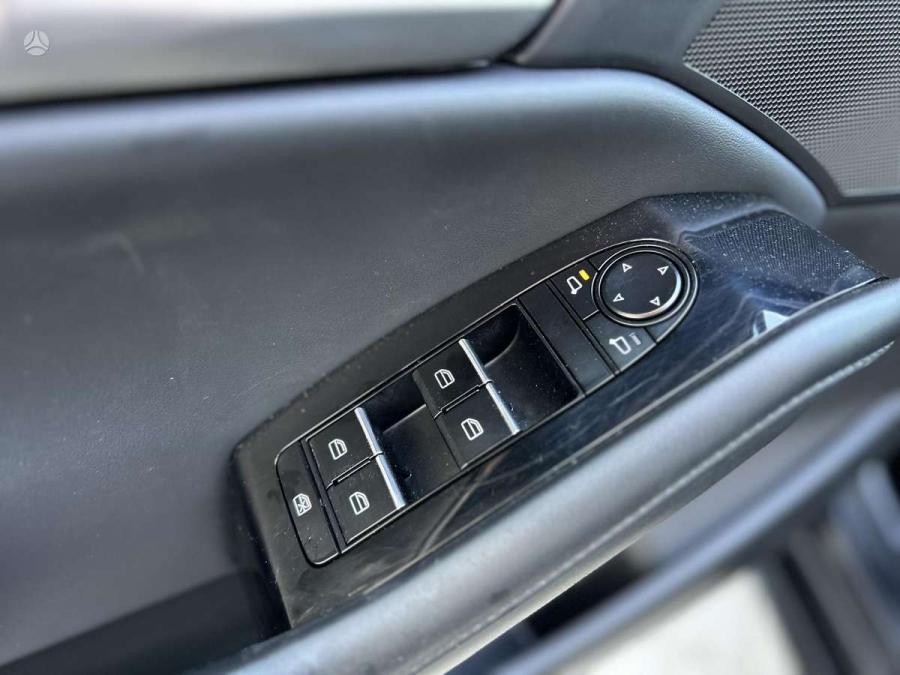 Black Mazda 3 2024 in Kretinga, with an engine capacity of 2.50 L and mileage of 44 thousand km for 17399 €, photo 18 on AUTOMOTO.COM.LV