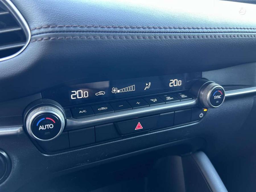 Black Mazda 3 2024 in Kretinga, with an engine capacity of 2.50 L and mileage of 44 thousand km for 17399 €, photo 23 on AUTOMOTO.COM.LV