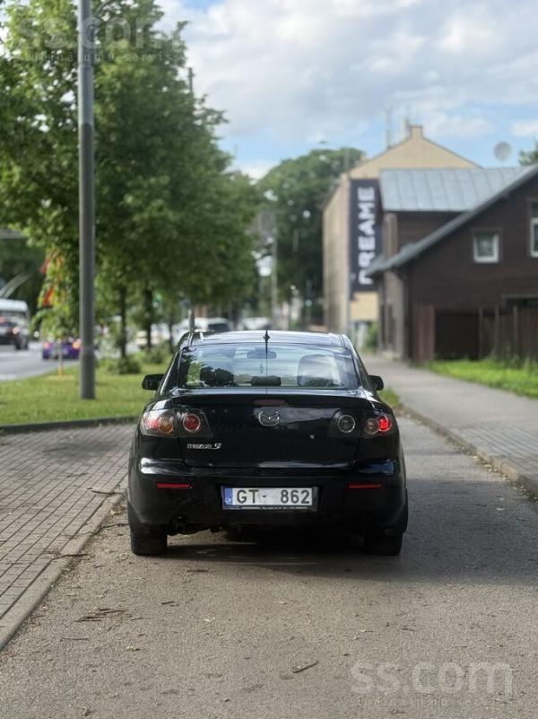 Black Mazda 3 2007 in Riga, with an engine capacity of 1.60 L and mileage of 320 thousand km for 400 €, photo 5 on AUTOMOTO.COM.LV