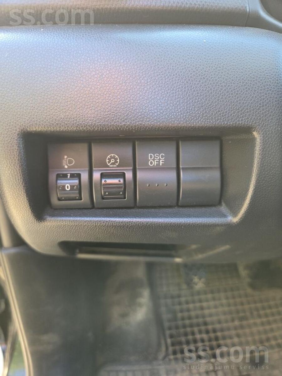 Black Mazda 3 2008 in Riga, with an engine capacity of 1.60 L and mileage of 0 thousand km for 1150 €, photo 9 on AUTOMOTO.COM.LV