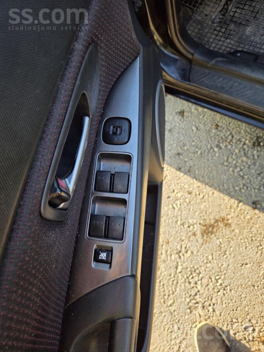Black Mazda 3 2008 in Riga, with an engine capacity of 1.60 L and mileage of 0 thousand km for 1150 €, photo 12 on AUTOMOTO.COM.LV