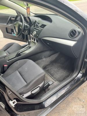 Black Mazda 3 2010 in Vilnius, with an engine capacity of 2.00 L and mileage of 235 thousand km for 3000 €, photo 9 on AUTOMOTO.COM.LV