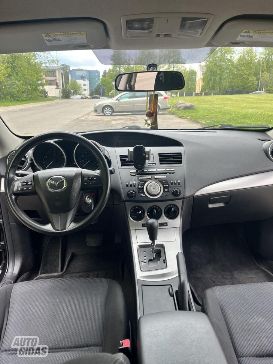 Black Mazda 3 2010 in Vilnius, with an engine capacity of 2.00 L and mileage of 235 thousand km for 3000 €, photo 10 on AUTOMOTO.COM.LV