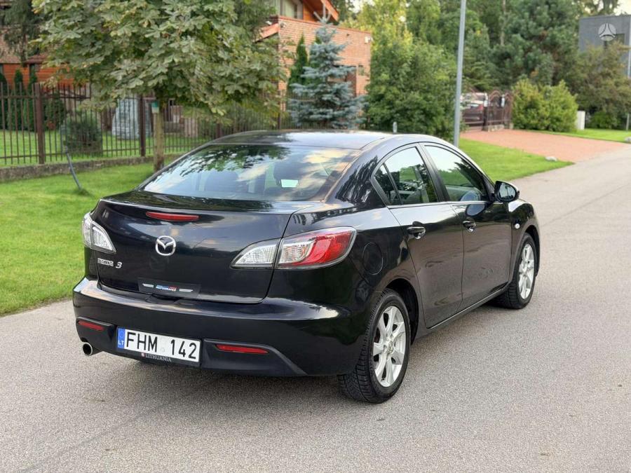 Melns Mazda 3 2011 Viļņa, ar dzinēja tilpumu 2.00 L un nobraukumu 230 tūkst. km par 3650 €, foto 5 vietnē AUTOMOTO.COM.LV