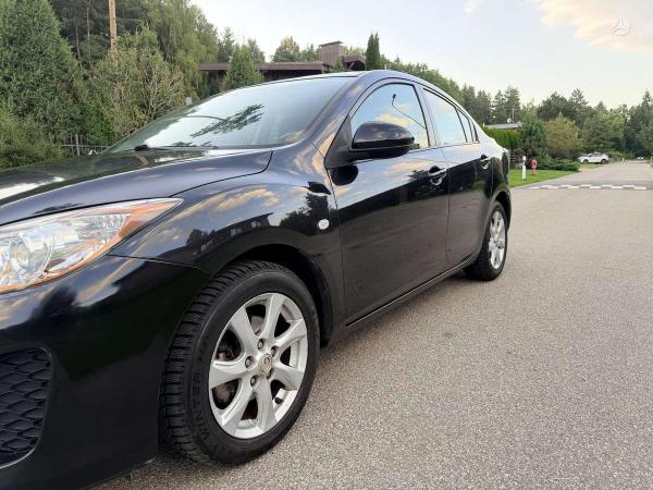 Mazda 3 2011 in Vilnius on AUTOMOTO.COM.LV Black Mazda 3 2011 in Vilnius, with an engine capacity of 2.00 L and mileage of 230 thousand km for 3650 €, photo 9 on AUTOMOTO.COM.LV