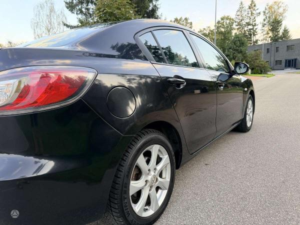 Mazda 3 2011 in Vilnius on AUTOMOTO.COM.LV Black Mazda 3 2011 in Vilnius, with an engine capacity of 2.00 L and mileage of 230 thousand km for 3650 €, photo 11 on AUTOMOTO.COM.LV