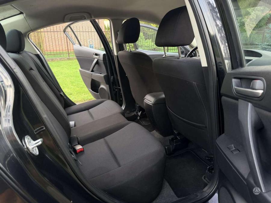 Melns Mazda 3 2011 Viļņa, ar dzinēja tilpumu 2.00 L un nobraukumu 230 tūkst. km par 3650 €, foto 16 vietnē AUTOMOTO.COM.LV