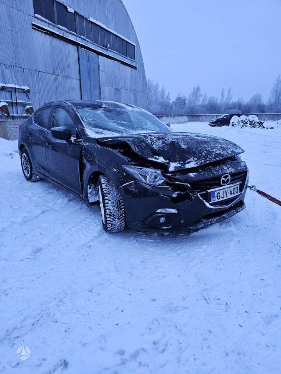 Black Mazda 3 2014 in Panevezys, with an engine capacity of 2.19 L and mileage of 161 thousand km for 2200 €, photo 2 on AUTOMOTO.COM.LV