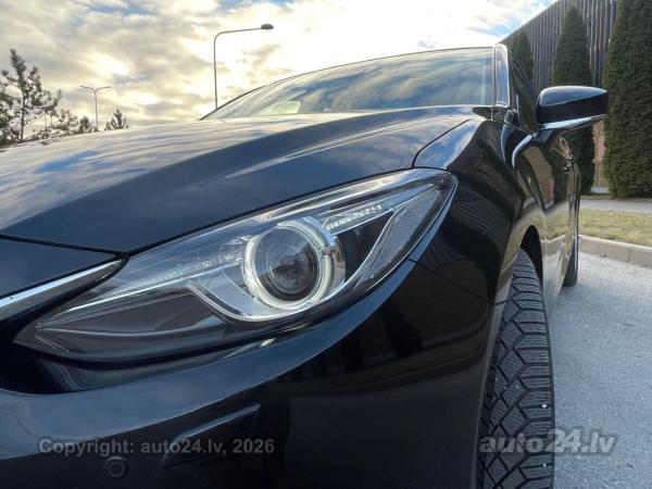 Black Mazda 3 2014 in Tartu, with an engine capacity of 2.00 L and mileage of 145 thousand km for 8590 €, photo 8 on AUTOMOTO.COM.LV