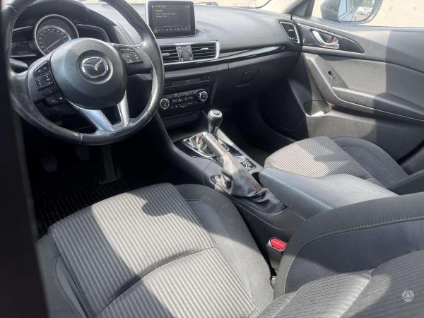 Black Mazda 3 2014 in Kaunas, with an engine capacity of 2.19 L and mileage of 258 thousand km for 2950 €, photo 9 on AUTOMOTO.COM.LV