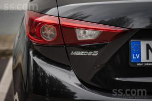 Black Mazda 3 2015 in Riga, with an engine capacity of 2.20 L and mileage of 271 thousand km for 4990 €, photo 8 on AUTOMOTO.COM.LV