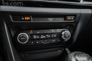 Black Mazda 3 2015 in Riga, with an engine capacity of 2.20 L and mileage of 271 thousand km for 4990 €, photo 24 on AUTOMOTO.COM.LV