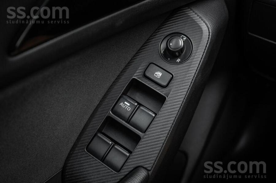 Black Mazda 3 2015 in Riga, with an engine capacity of 2.20 L and mileage of 271 thousand km for 4990 €, photo 27 on AUTOMOTO.COM.LV
