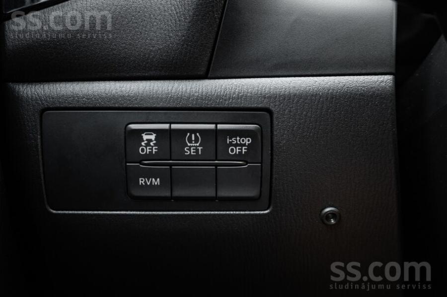 Black Mazda 3 2015 in Riga, with an engine capacity of 2.20 L and mileage of 271 thousand km for 4990 €, photo 28 on AUTOMOTO.COM.LV