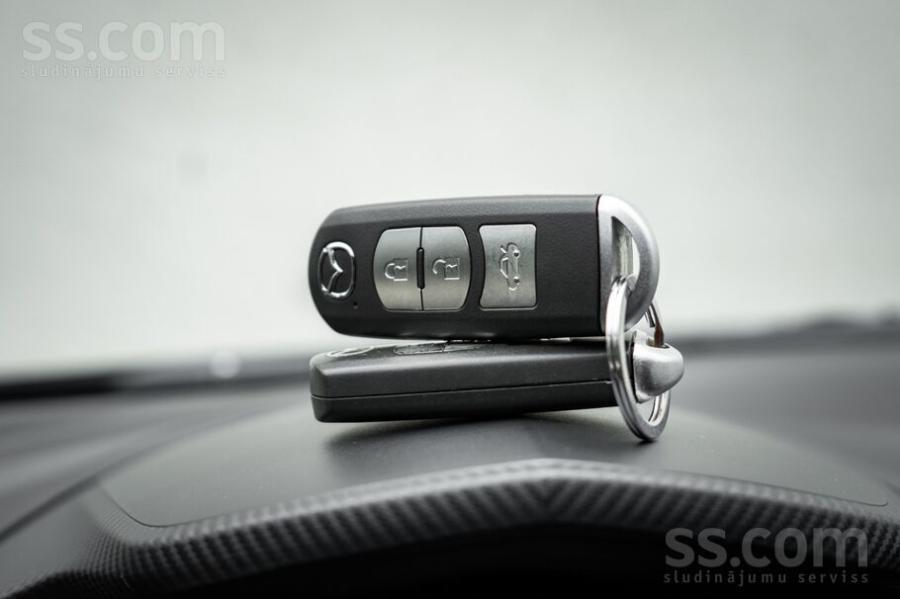 Black Mazda 3 2015 in Riga, with an engine capacity of 2.20 L and mileage of 271 thousand km for 4990 €, photo 29 on AUTOMOTO.COM.LV