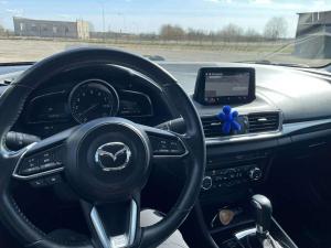 Melns Mazda 3 2018 Skuodas, ar dzinēja tilpumu 2.00 L un nobraukumu 115 tūkst. km par 12300 €, foto 6 vietnē AUTOMOTO.COM.LV