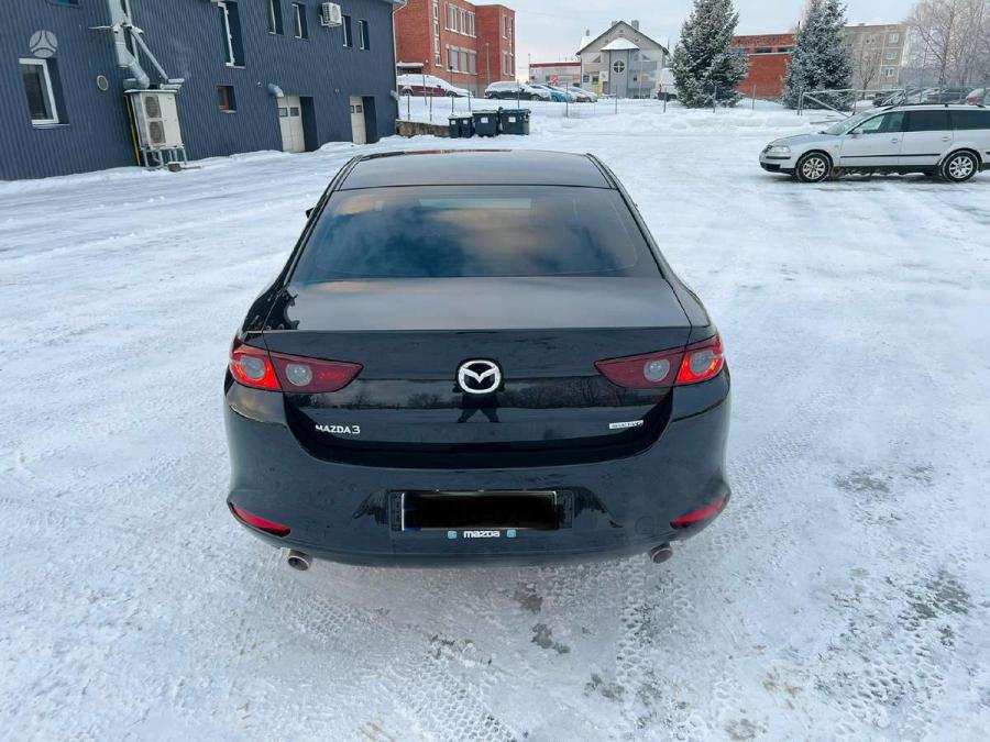 Black Mazda 3 2020 in Radviliskis, with an engine capacity of 2.00 L and mileage of 86 thousand km for 14500 €, photo 7 on AUTOMOTO.COM.LV
