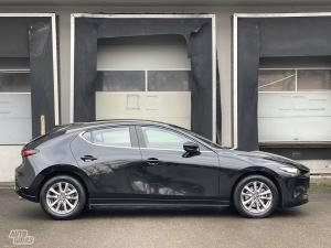 Black Mazda 3 2021 in Kaunas, with an engine capacity of 2.00 L and mileage of 71 thousand km for 22297 €, photo 7 on AUTOMOTO.COM.LV