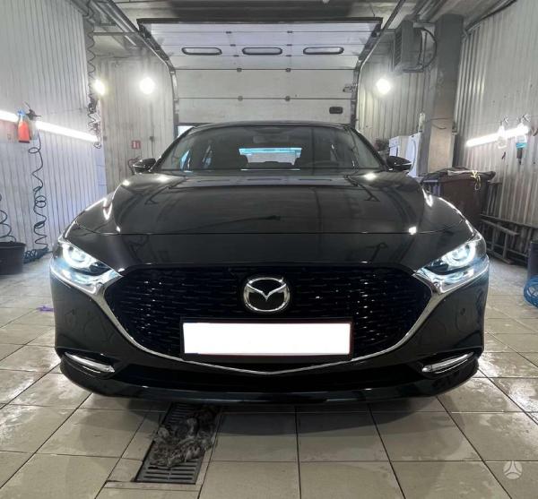Black Mazda 3 2025 in Kaunas, with an engine capacity of 2.00 L and mileage of 5 thousand km for 22499 €, photo 2 on AUTOMOTO.COM.LV