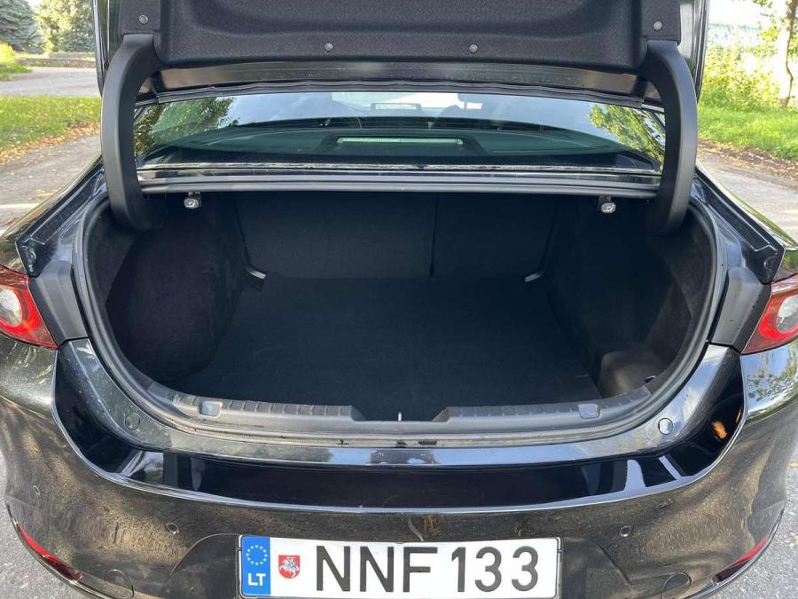 Melns Mazda 3 2025 Kauņa, ar dzinēja tilpumu 2.49 L un nobraukumu 15 tūkst. km par 19900 €, foto 9 vietnē AUTOMOTO.COM.LV