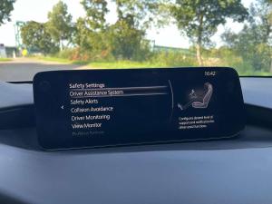 Melns Mazda 3 2025 Kauņa, ar dzinēja tilpumu 2.49 L un nobraukumu 15 tūkst. km par 19900 €, foto 24 vietnē AUTOMOTO.COM.LV