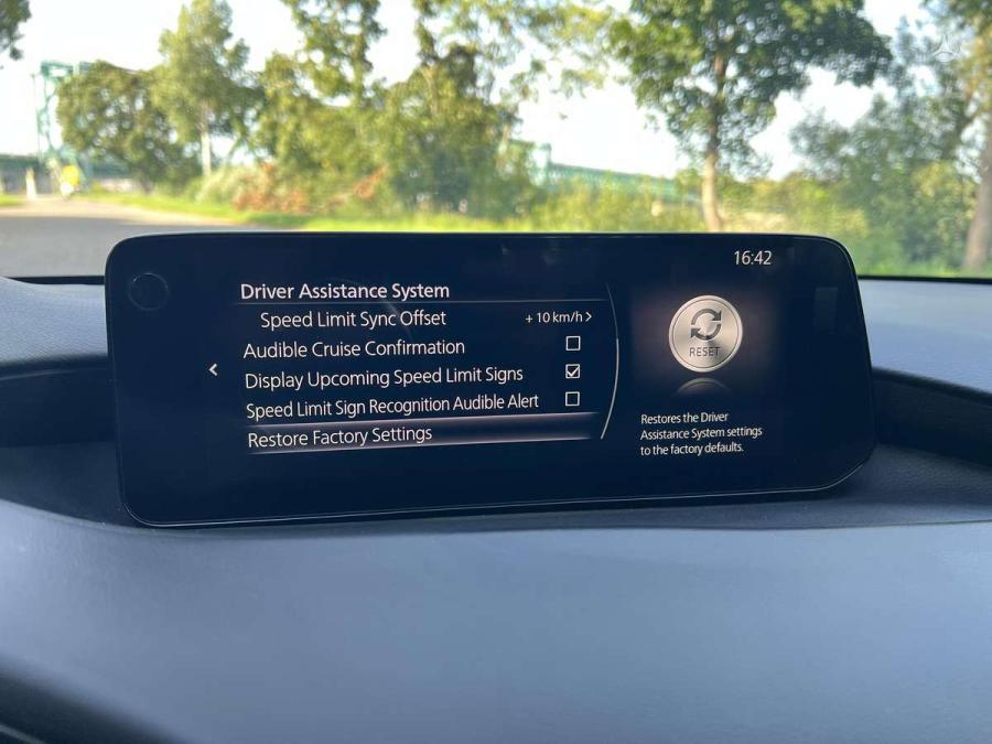 Melns Mazda 3 2025 Kauņa, ar dzinēja tilpumu 2.49 L un nobraukumu 15 tūkst. km par 19900 €, foto 26 vietnē AUTOMOTO.COM.LV