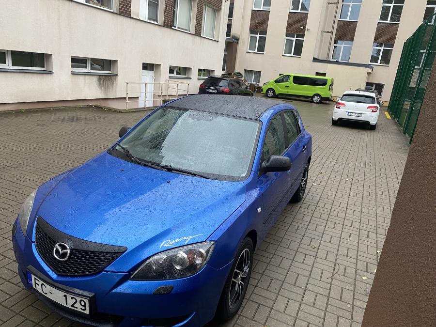 Zils Mazda 3 2003 Daugavpils, ar dzinēja tilpumu 1.60 L un nobraukumu 235 tūkst. km par 1500 €, foto 1 vietnē AUTOMOTO.COM.LV