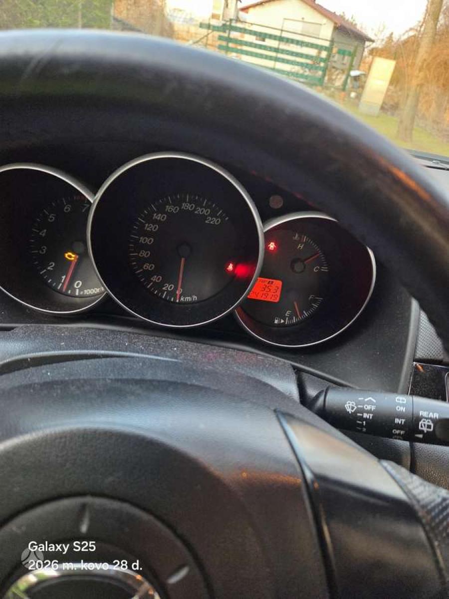 Zils Mazda 3 2005 Kauņa, ar dzinēja tilpumu 1.60 L un nobraukumu 242 tūkst. km par 1000 €, foto 6 vietnē AUTOMOTO.COM.LV
