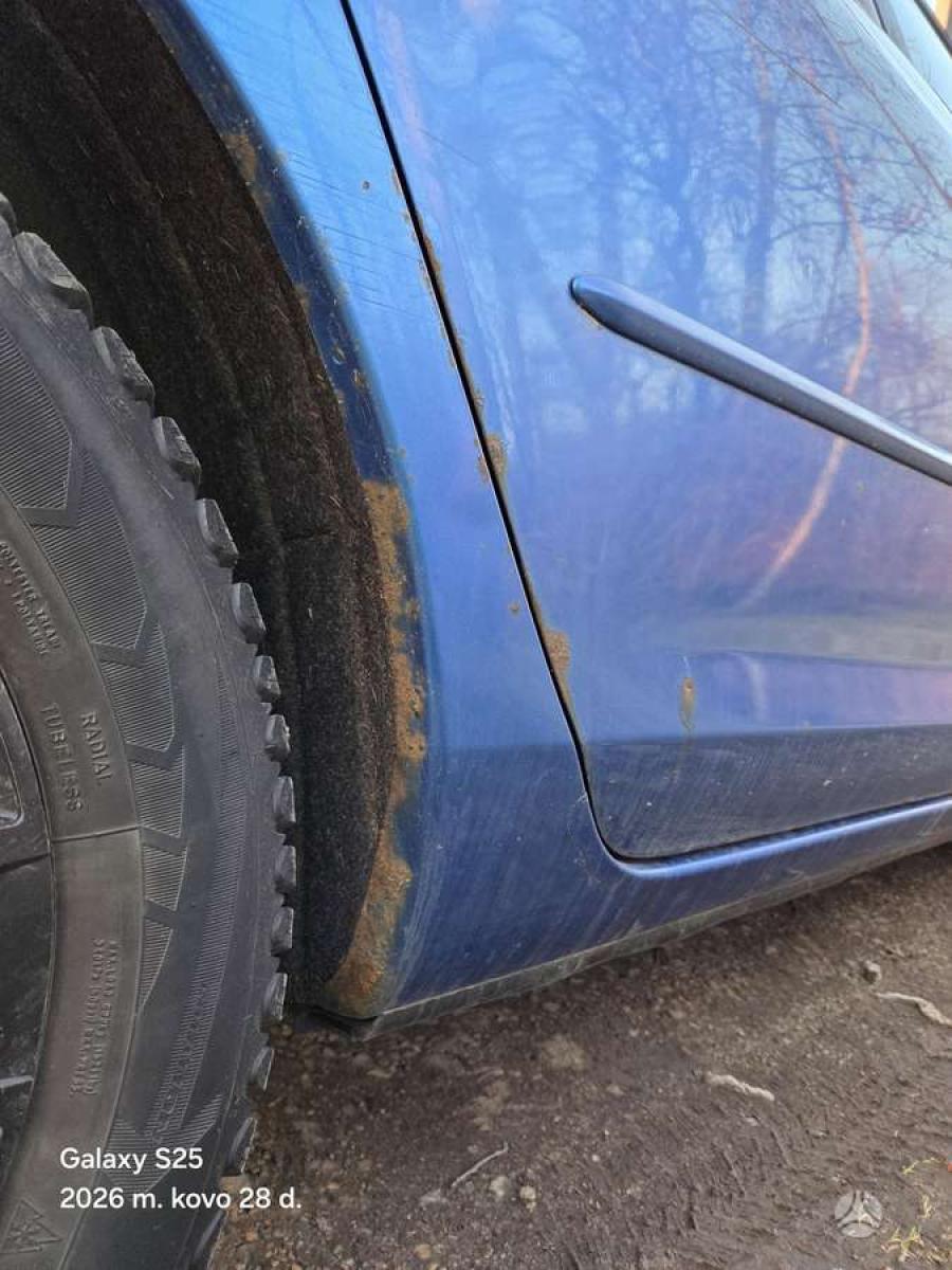 Zils Mazda 3 2005 Kauņa, ar dzinēja tilpumu 1.60 L un nobraukumu 242 tūkst. km par 1000 €, foto 13 vietnē AUTOMOTO.COM.LV