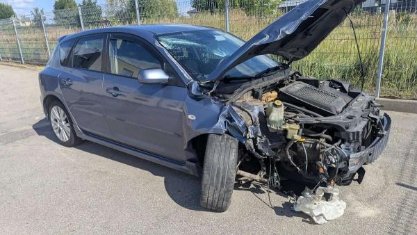 Mazda 3 2007 Šauļi vietnē Zils Mazda 3 2007 Šauļi, ar dzinēja tilpumu 2.26 L un nobraukumu 188 tūkst. km par 2000 €, foto 9 vietnē AUTOMOTO.COM.LV