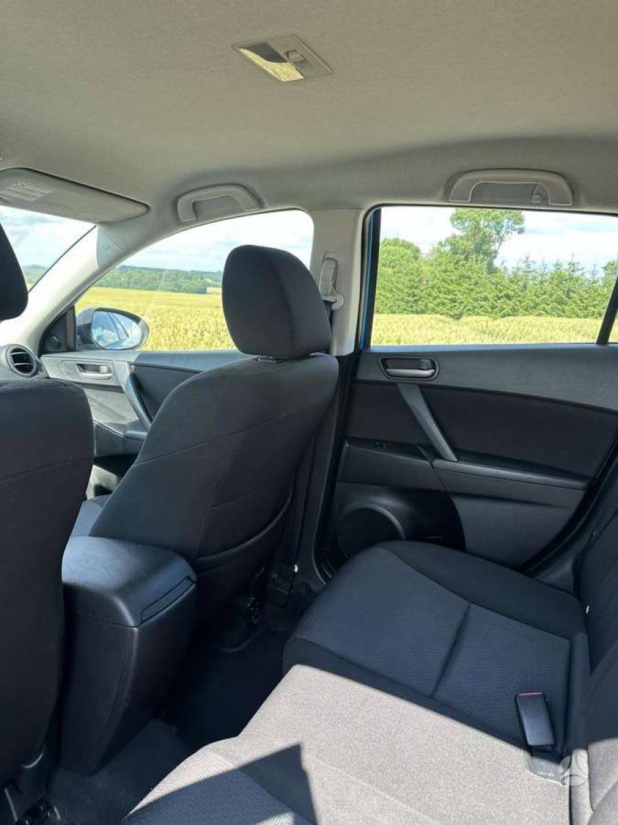 Blue Mazda 3 2010 in Kelme, with an engine capacity of 1.56 L and mileage of 220 thousand km for 3700 €, photo 8 on AUTOMOTO.COM.LV