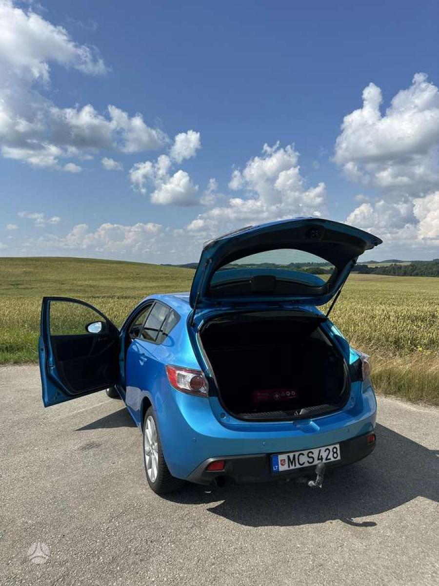 Blue Mazda 3 2010 in Kelme, with an engine capacity of 1.56 L and mileage of 220 thousand km for 3700 €, photo 10 on AUTOMOTO.COM.LV
